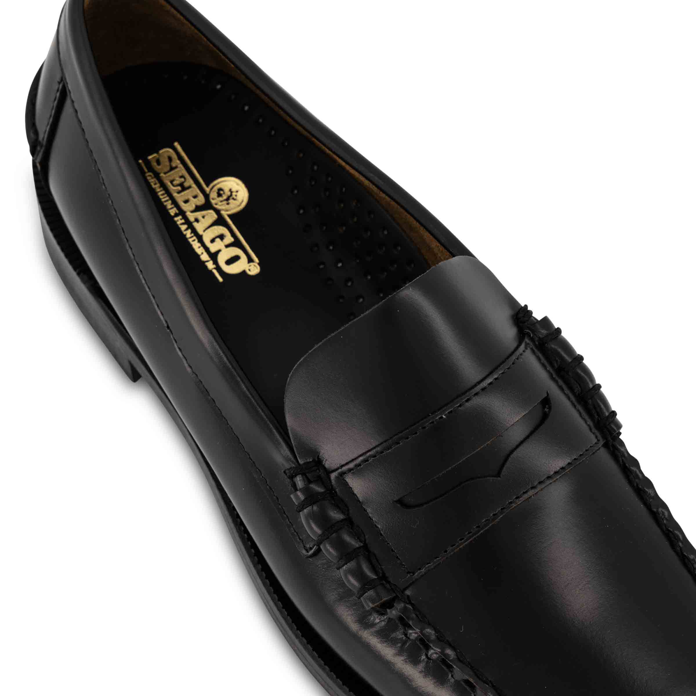 Classic Dan 902 Black | SUBTYPE